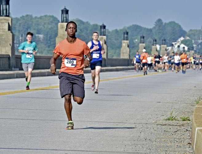 300 plus run 5k over river bridge | Local News | lancasteronline.com