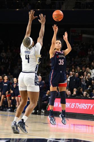 Azzi Fudd plays in front of hometown fans for last time in UConn ...