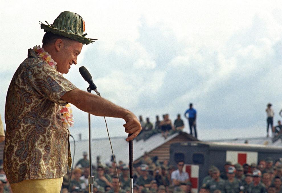Bob Hope’s USO show brought bit of home to soldiers in Vietnam [I Know ...