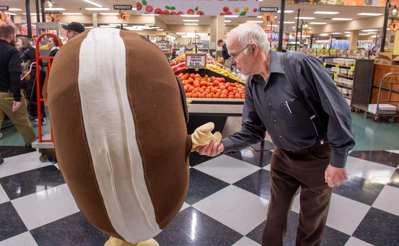 Shady Maple cooks up sweets at Whoopie Pie Celebration [photos ...