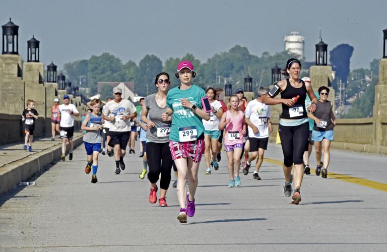 300 plus run 5k over river bridge | Local News | lancasteronline.com