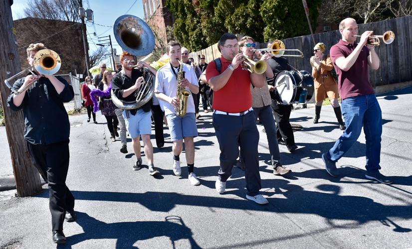 Watch: New Orleans-style 'second-line' parade brings NOLA celebration ...