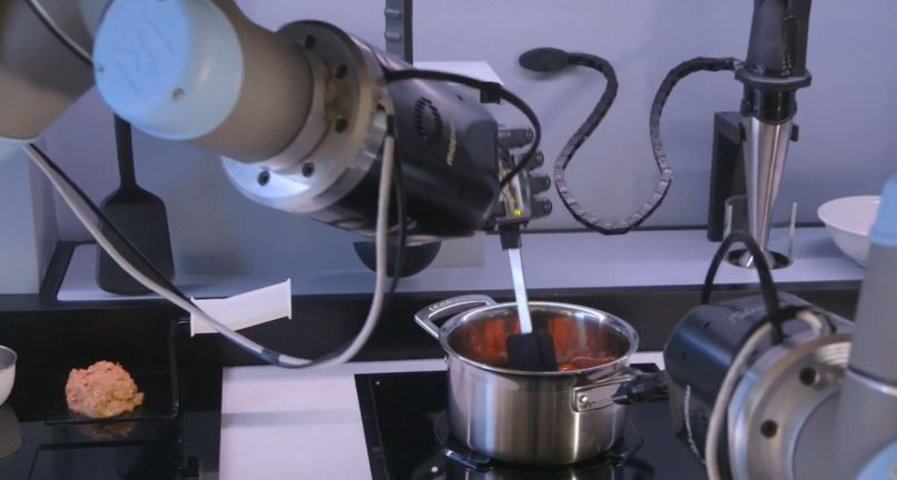 Wacky Wednesday: Robot chef, bacon-fried Oreos and boozy ice cream ...