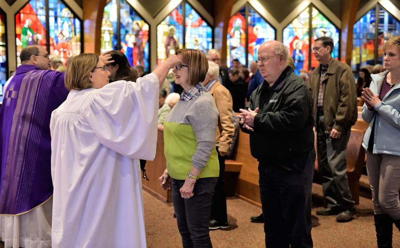Anointing congregants as Lent begins | Life & Culture | lancasteronline.com