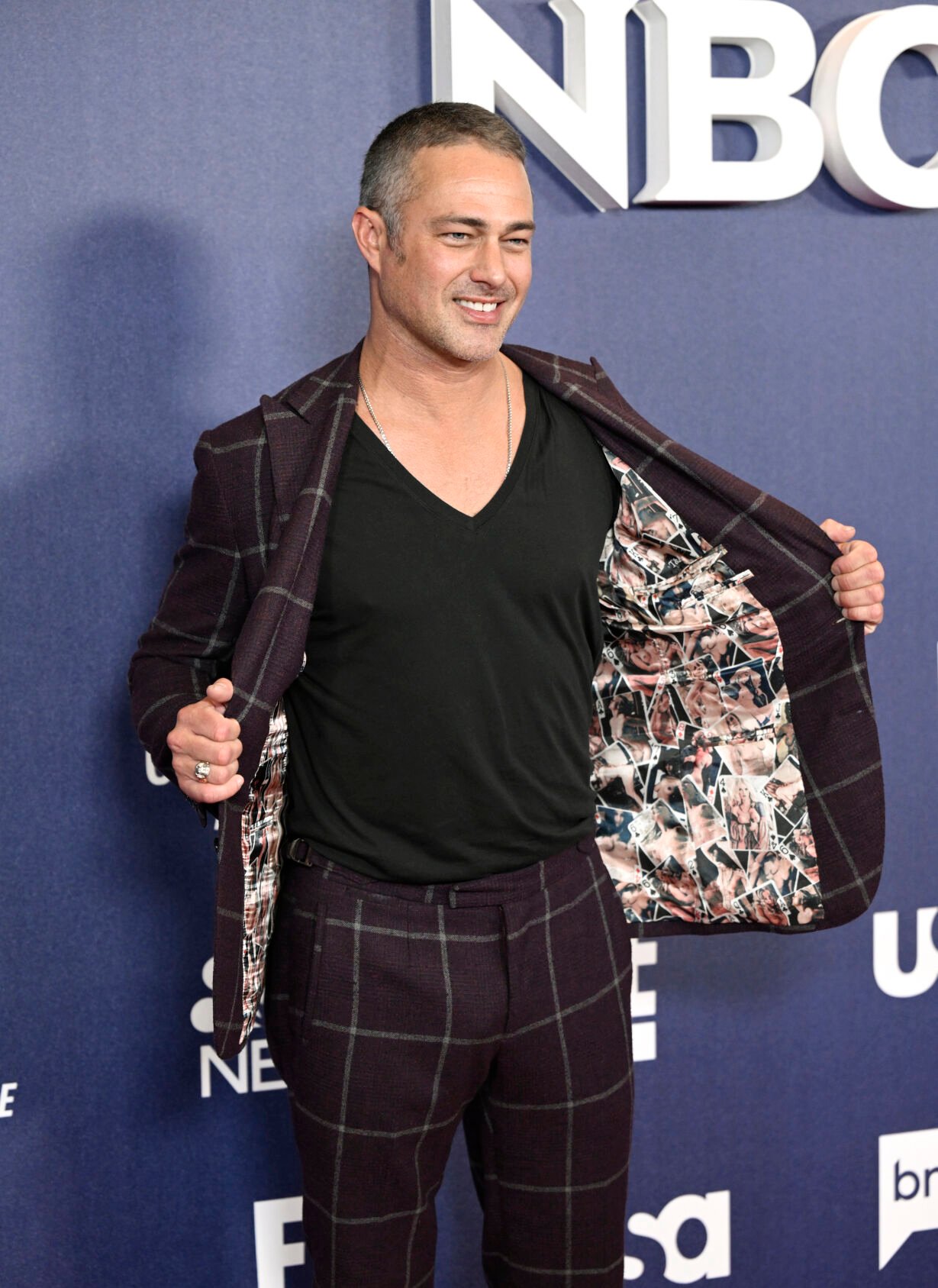 'Chicago Fire' star, Neffsville native Taylor Kinney marries Ashley ...