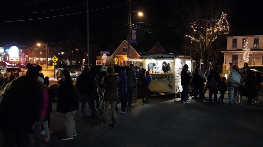 Tree lighting marks the start of the holiday season in Elizabethtown ...