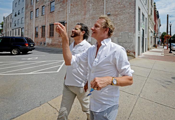 Television personality Carson Kressley shops, dines in Lancaster for a ...