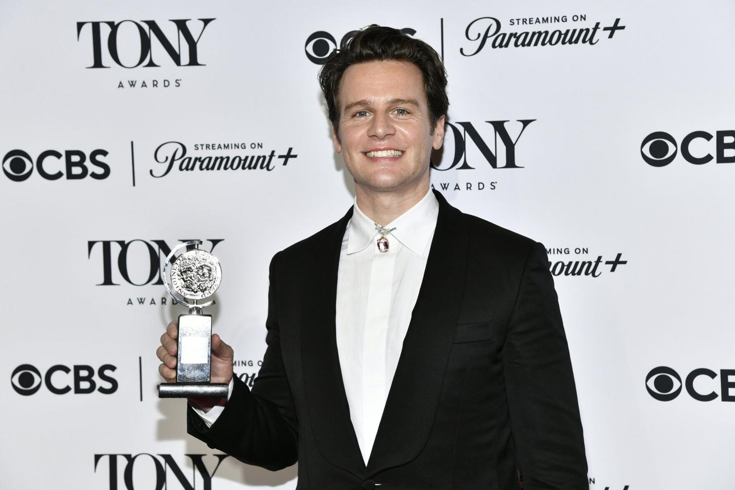 Jonathan Groff wins Tony Award for leading actor; gives shout-outs to ...