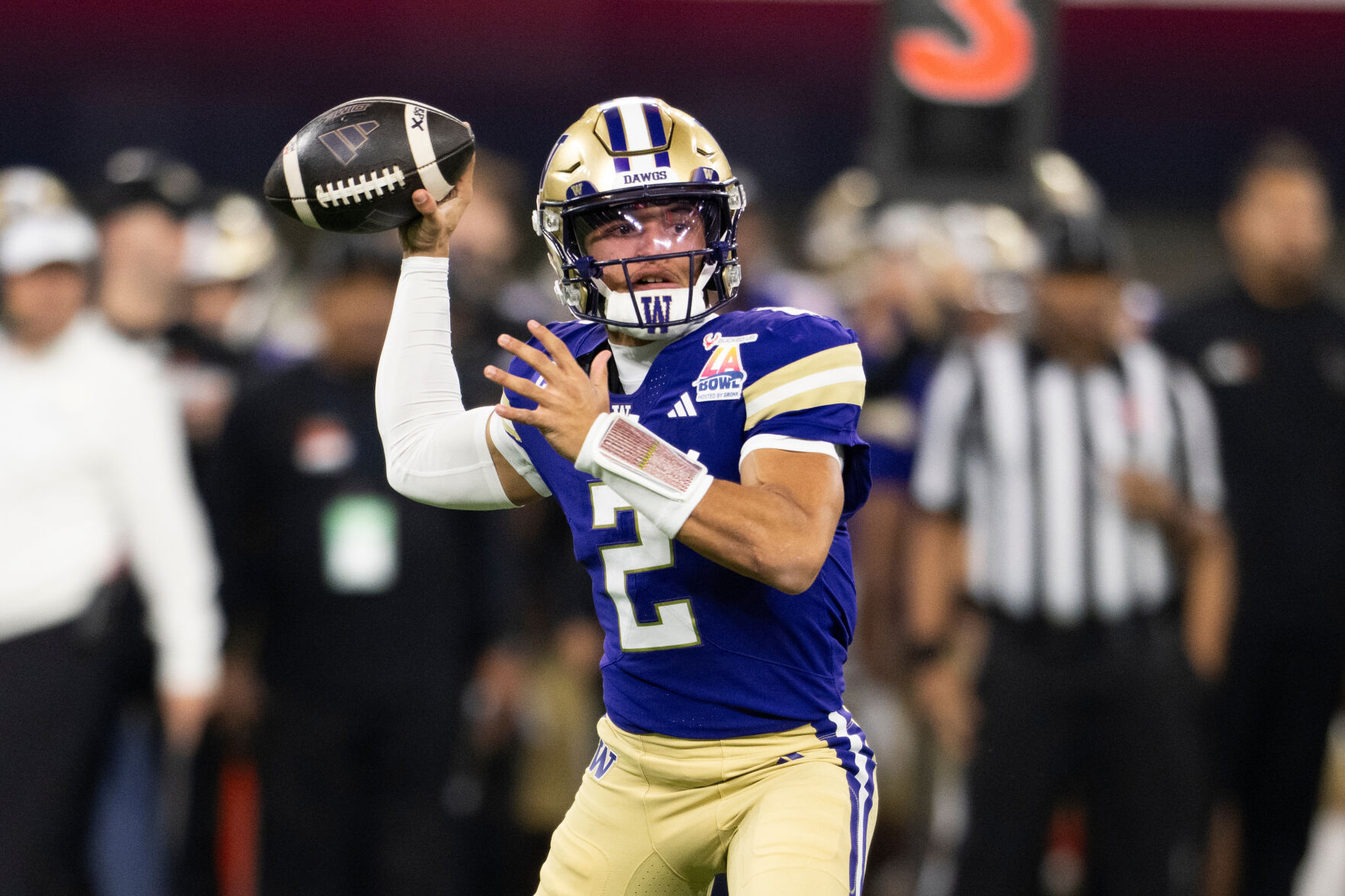 Washington QB Demond Williams Jr. announces he will return to Huskies ...