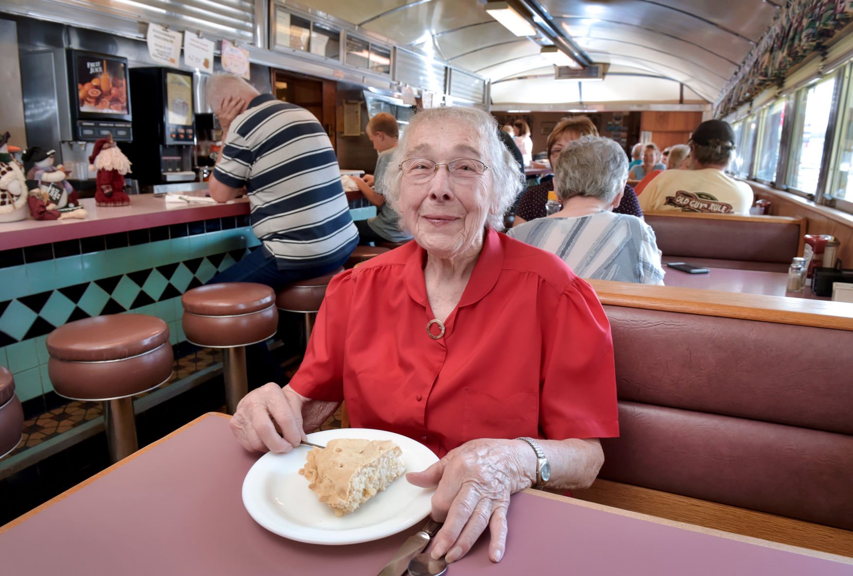 Elva Stauffer, owner of Cloister Restaurant known for her beloved corn ...