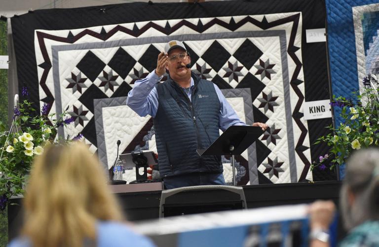 Kraybill Mennonite School hosts annual pig roast and auction [photos ...