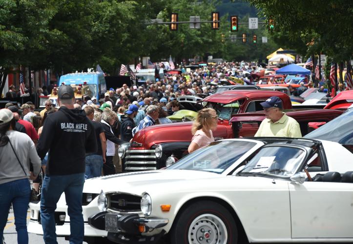 Revving up by the river with the Thunder on the River Car Show [photos ...
