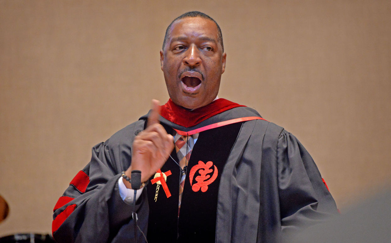 Lancaster Theological Seminary graduates hear powerful message | Local ...