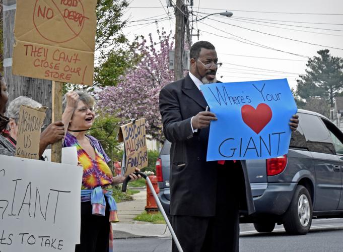 Residents protest the closing of Giant in Lancaster city | Local News ...