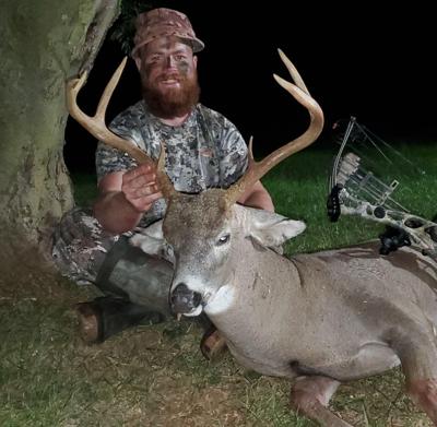 how to draw a deer hunter