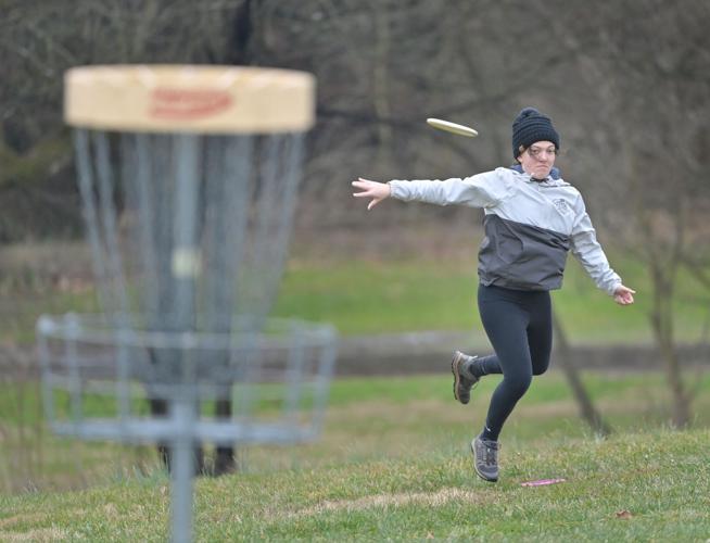 Silver Bells IV Disc Golf Tournament [photos] | | lancasteronline.com