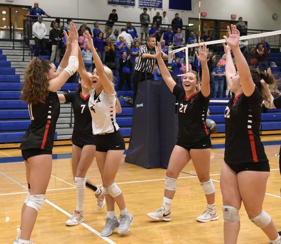 Elizabethtown vs. Hempfield - L-L League girls volleyball championship ...
