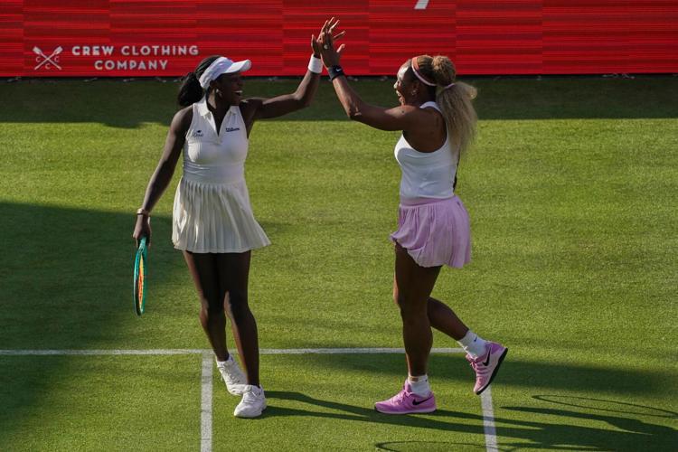 Serena Williams vuelve con victoria en el dobles en Queen's Club al ...