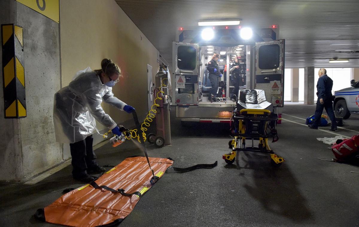 EMS workers in action during the coronavirus pandemic [photos] | Local ...