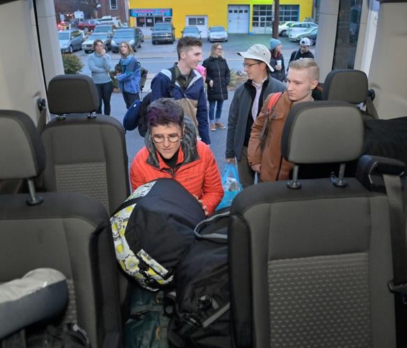 Stone Independent School students leave for 13-day road trip [photos ...