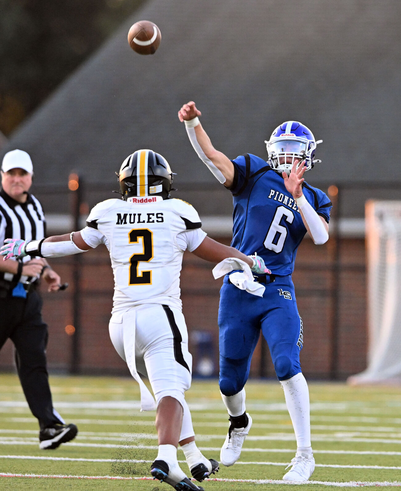 First-place showdowns, a trophy game, red-hot quarterbacks: 3 L-L League football facts for Sept ...