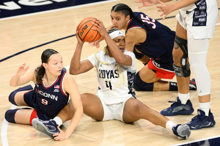 Azzi Fudd plays in front of hometown fans for last time in UConn ...