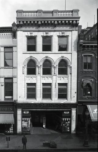 Examples of the leaf-and-dart motif in Lancaster buildings [photos ...