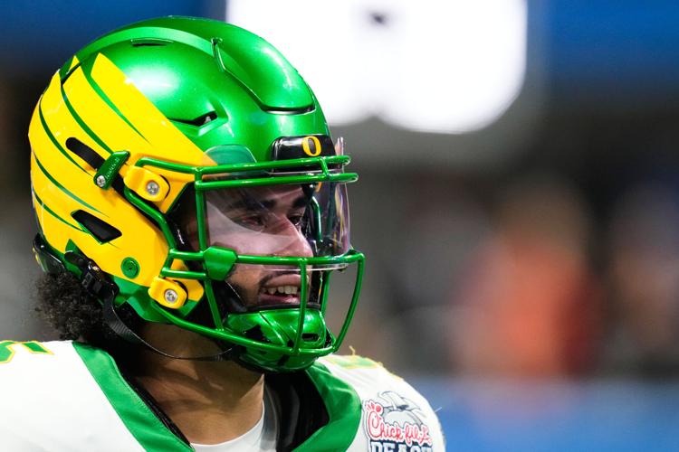 Oregon QB Dante Moore says he'll return to the Ducks rather than ...