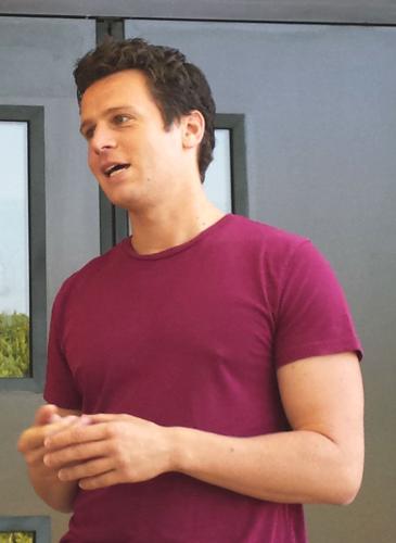 A chat with busy actor Jonathan Groff: 5 takeaways | Entertainment ...