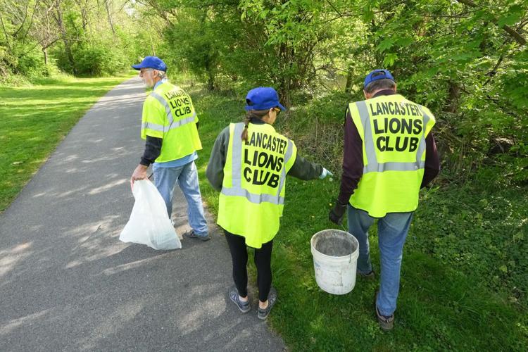 Lancaster Lions Club trail cleanup [photos] | | lancasteronline.com
