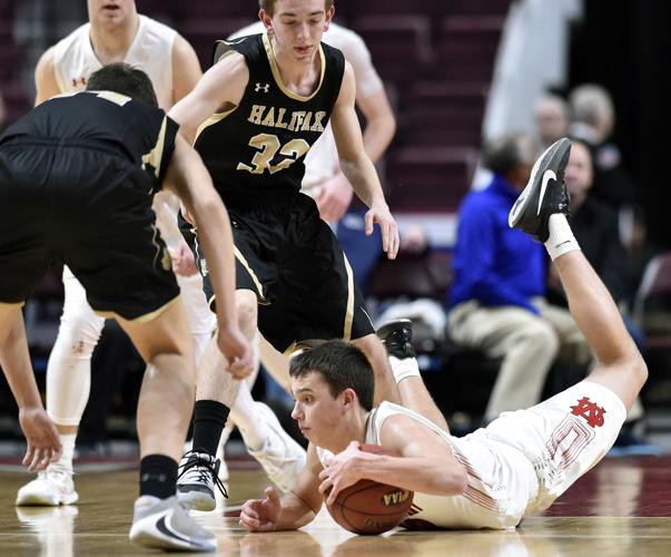 Mount Calvary Christian boys run away from Halifax to capture program's ...