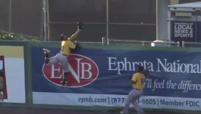 Watch 'one of the best catches' in Clipper Magazine Stadium history ...