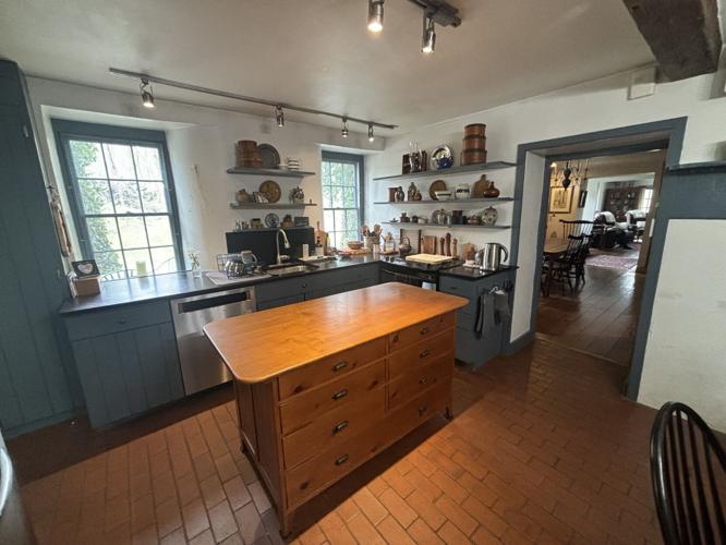 Inside the Pumping Station Road house up for auction [photos ...