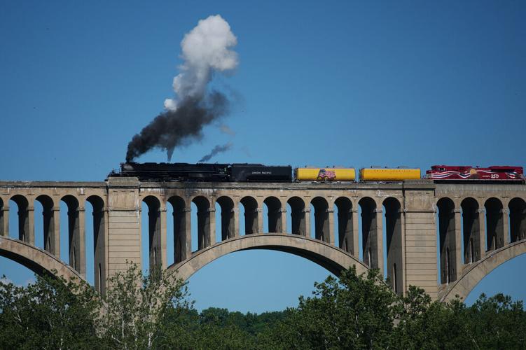 Big Boy No. 4014, world’s largest operating steam locomotive, to stop ...