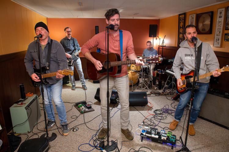 Members of Slimfit rehearse for reunion show at West Art [photos ...