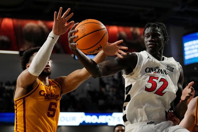 No. 2 Iowa State loses second straight, 79-70 to Cincinnati ...