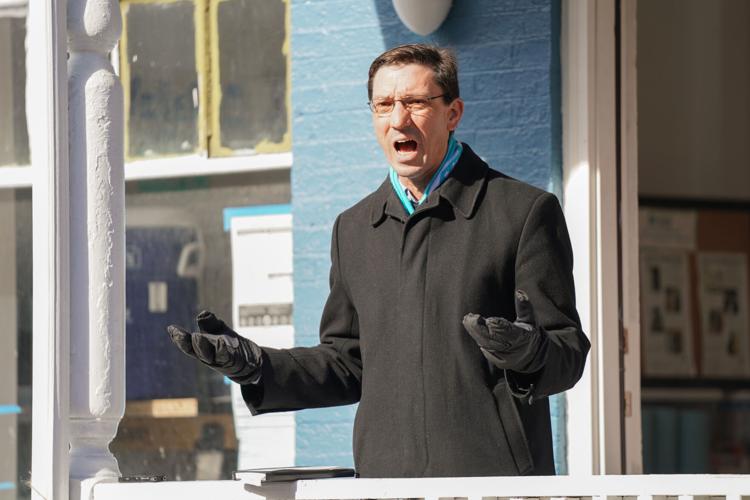 Celebrate Manny and Awilda Cruz’s achievement of homeownership [photos ...