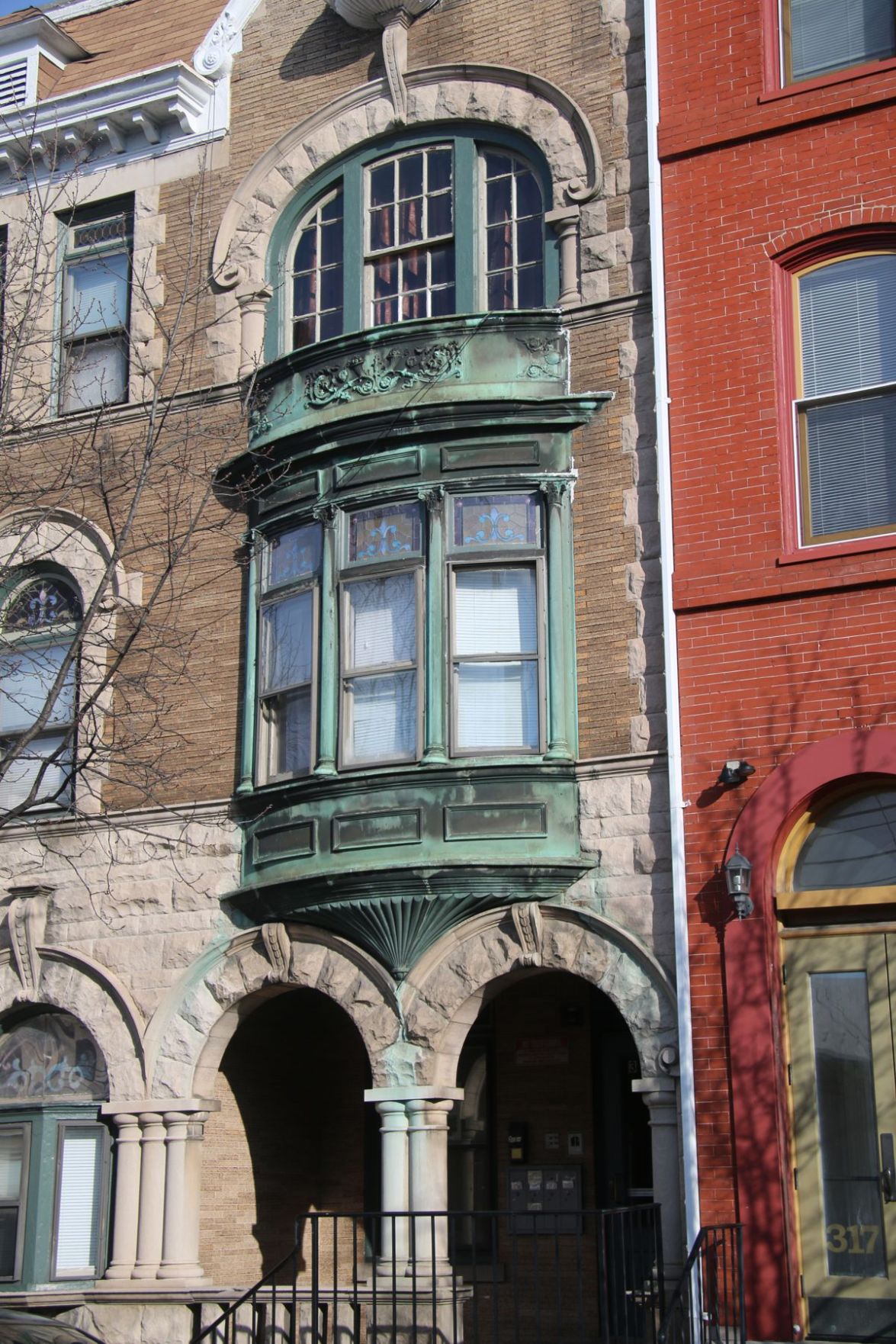 Design Intervention: Looking at the world through oriels | Home ...