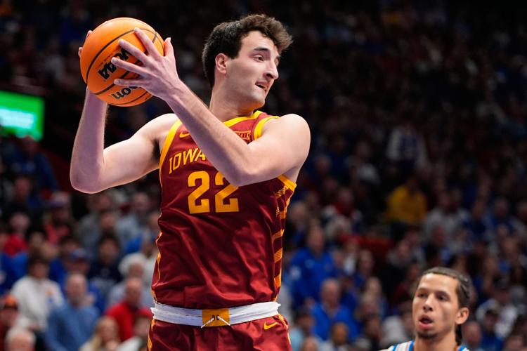 Kansas hands No. 2 Iowa State its 1st loss of the season with dominant ...