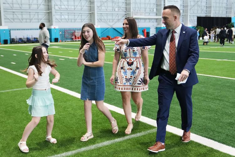 He lined fields. He did laundry. Jeff Hafley took the hard road toward ...