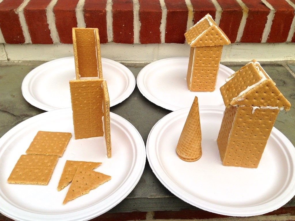 Using graham crackers for holiday houses cuts out baking time | Food ...