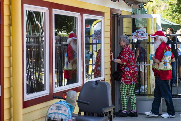 Santas take over Dutch Wonderland during 7th annual Santa Gathering ...