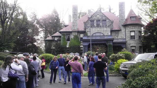 Auction at Roslyn mansion draws big crowds | News | lancasteronline.com