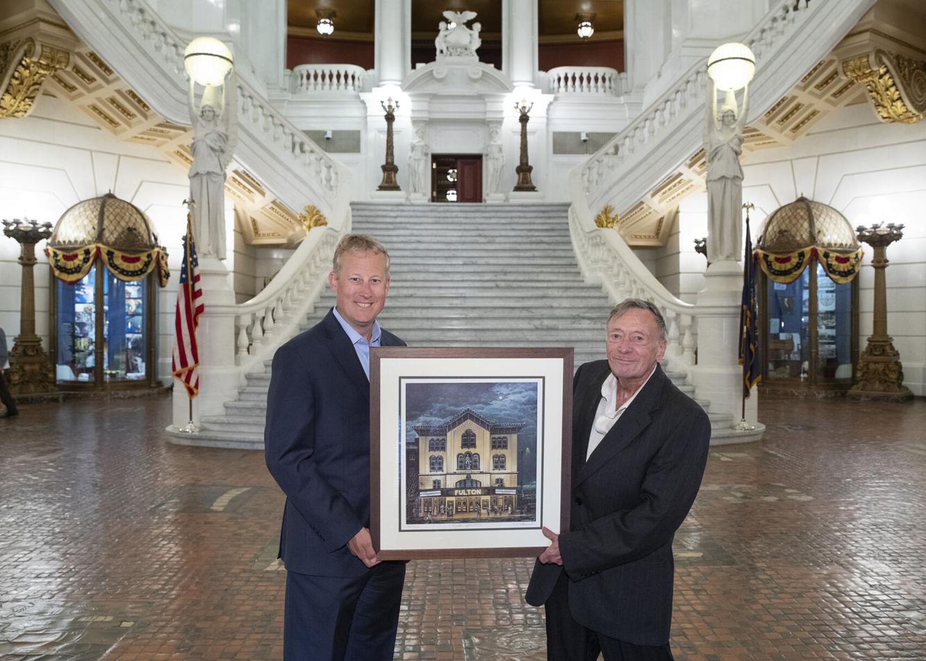 Columbia artist Thomas Hermansader's work featured in State Capitol ...