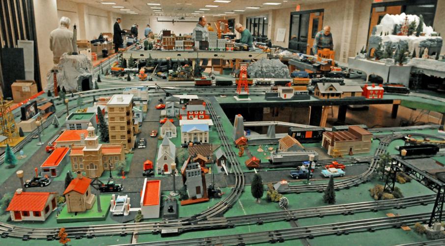 All aboard: holiday train display returns to Elizabethtown Public ...