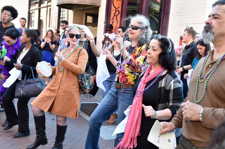 Watch: New Orleans-style 'second-line' parade brings NOLA celebration ...