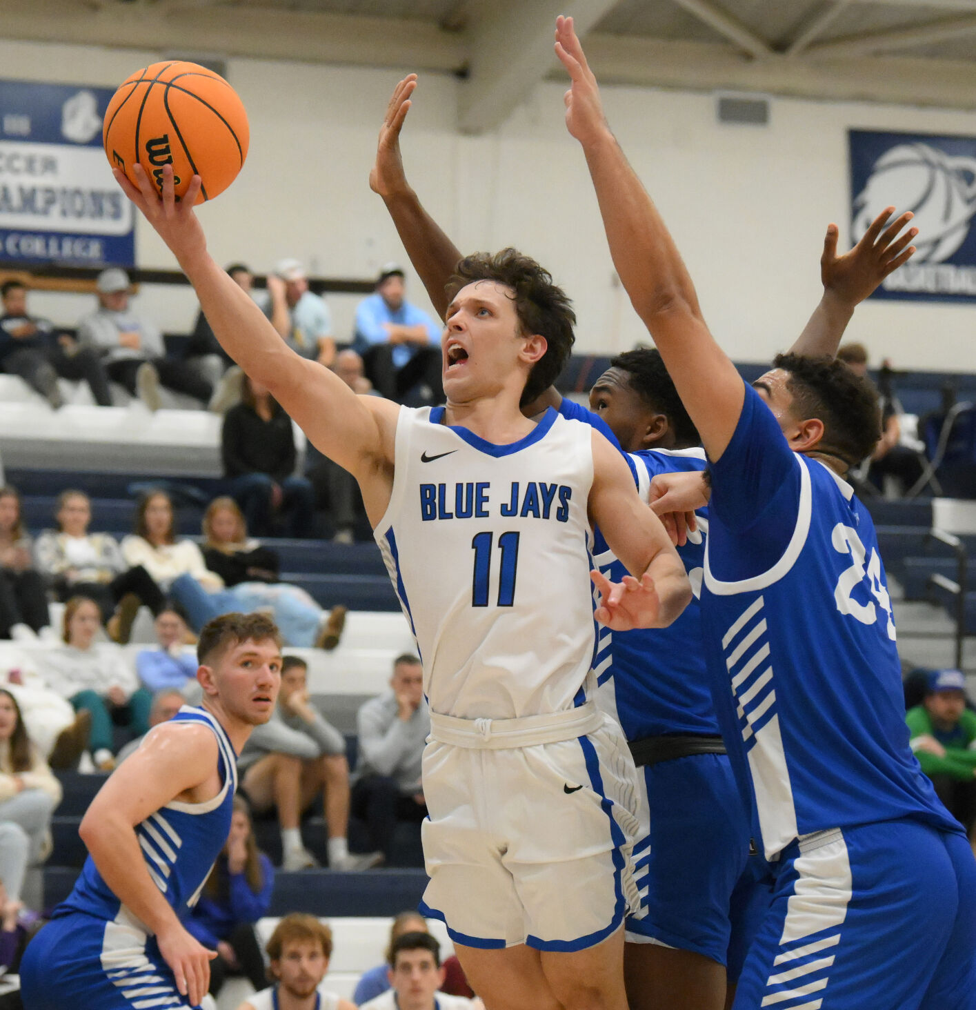 Clutch free throws seal slim win for Elizabethtown College men's ...