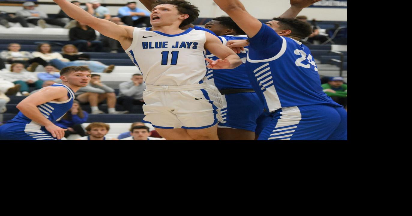 Clutch free throws seal slim win for Elizabethtown College men's ...