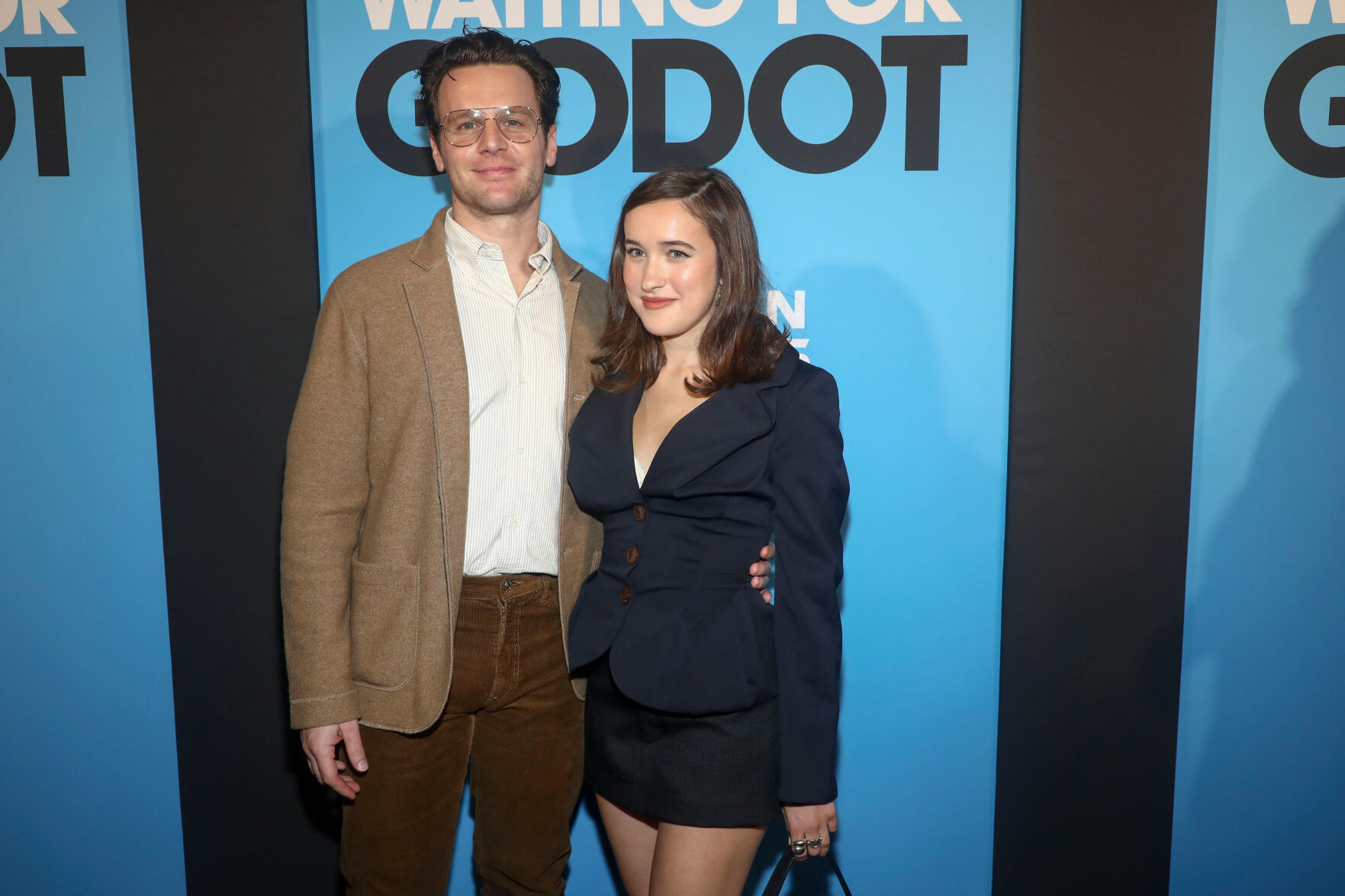 Jonathan Groff shouts out Lancaster County library, theaters, more on ...