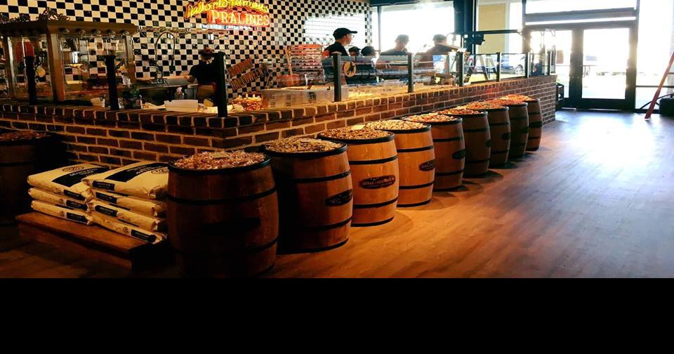 River Street Sweets • Savannah's Candy Kitchen opens in Tanger Outlets ...